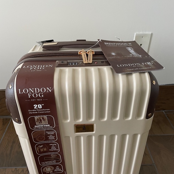 London Fog | Bags | London Fog Brentwood Iii 2 Expandable Spinner Carryon Hardside | Poshmark